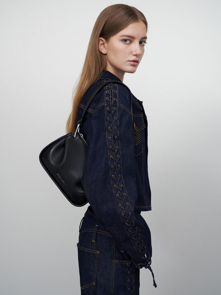 Lumen ルーメン パッドクロスボディバッグ - ノワール | CHARLES & KEITH (チャールズアンドキース) 公式通販